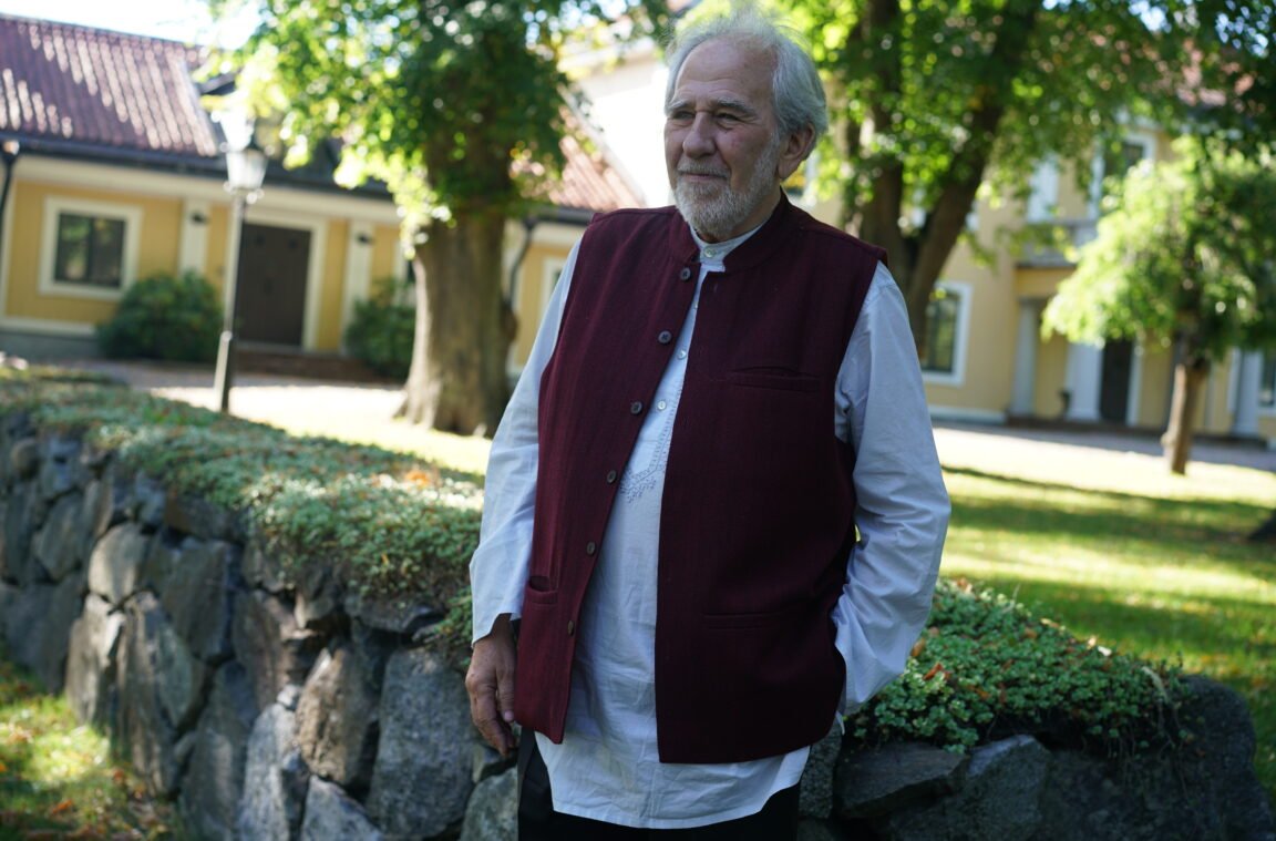 Bruce Lipton varnar svenskar för vaccinet - AlmaNova